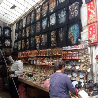 Ladies Market Hong Kong – Everything You Need to Know – thehkshopper.com